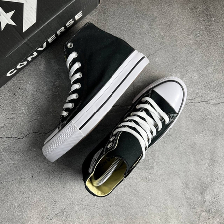 Converse black and white