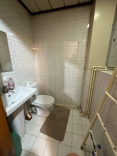 Продаётся 3х комнатная квартира на 1 этаже в 4х этажном доме Октябрьск