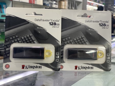 Usb 128 GB fleshka SanDisk Kingston