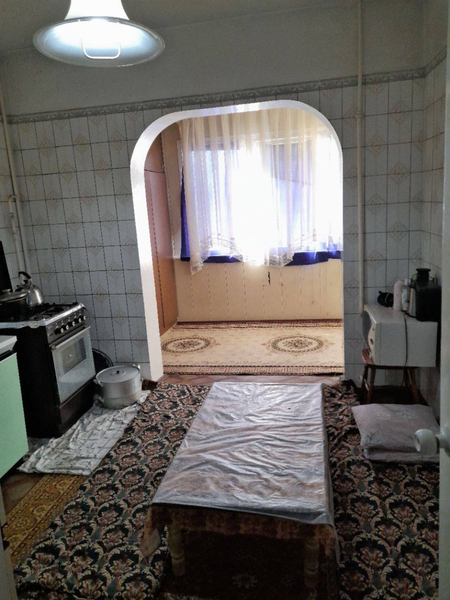 Срочно… Сергели 8. 4/6/9. 2х6 балкон. Жиз биз кафе оркаси
