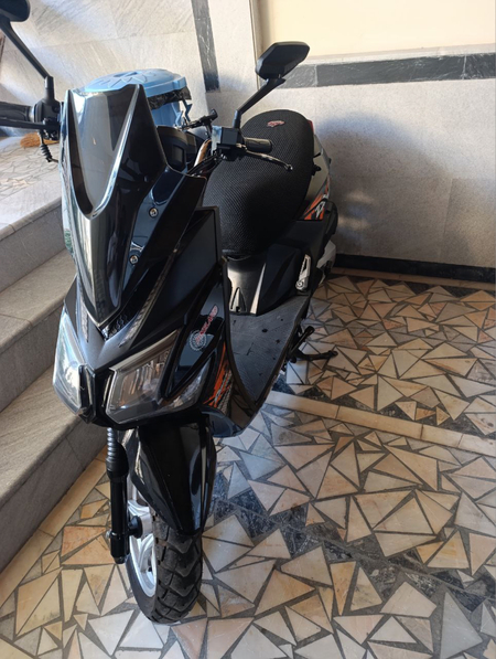 Moto sotiladi bi