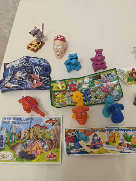 Игрушки Киндер сюрприз 3x за 10000