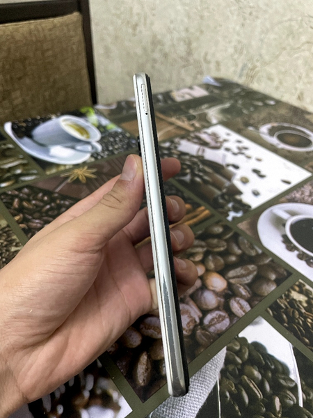 Samsung A 32 dakument karobka bor xolati yaxshi