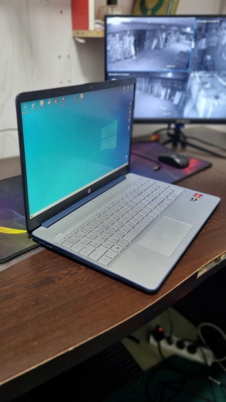 Hp laptop 15 Ryzen 3 5300