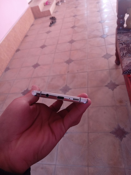 Samsung s10 5g 8 ga 256 sotiladi.