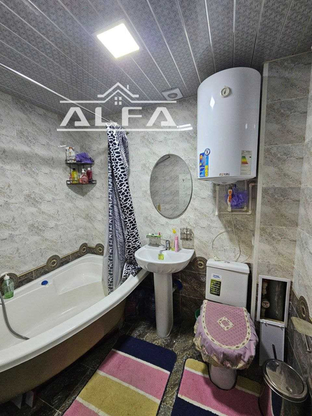 2 xonali 70m² 3-qavat sotiladi.