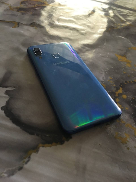 Samsung a40 sotiladi