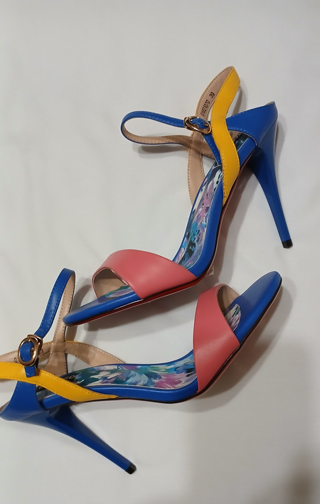 Новые босоножки 37-39