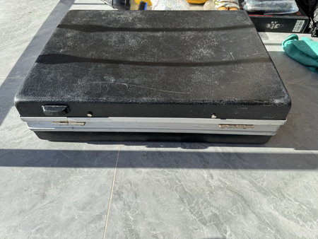 Qora Aluminium Chemodan Sovet davridan