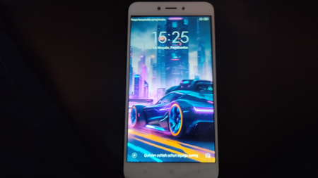 Redmi 4x xolati yaxshi ekrani sinmagan