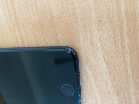 Iphone SE sotiladi !