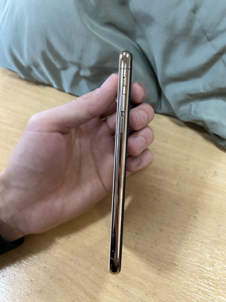 Iphone Xs holati o'rta