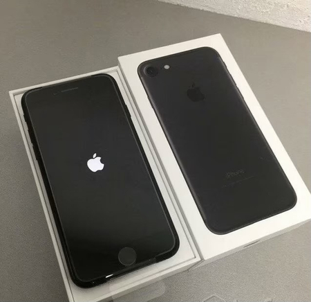 Новый iPhone 7 black 32GB LLA не реставрация гарантия!