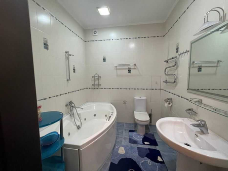 New building 4 room 3bedroom 3bath Taras Shevchenko street metro Oybek