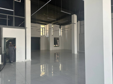 Сдаётся в аренду 180м² в ЖK Yakkasaroy city и Seoul Plaza 50м²