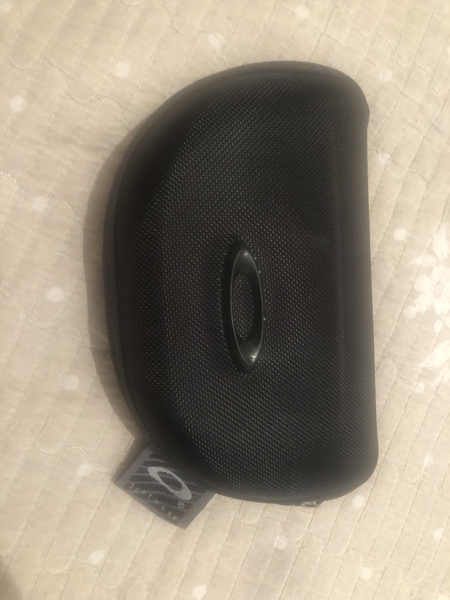 очки от известного бренда “OAKLEY”