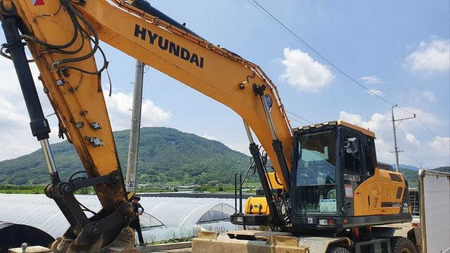 Excavator Hyundai | HW210