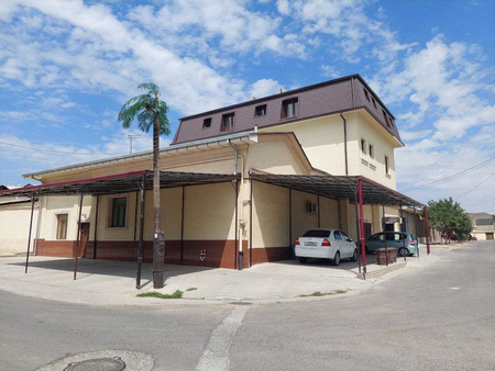 Hostel Nurfayz mehmonlarni qabul qiladi. Kishi boshiga 125.000 so'mdan
