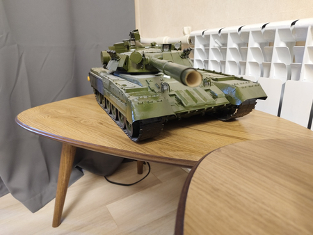 Танк Т-80уд макет ручной сбрки