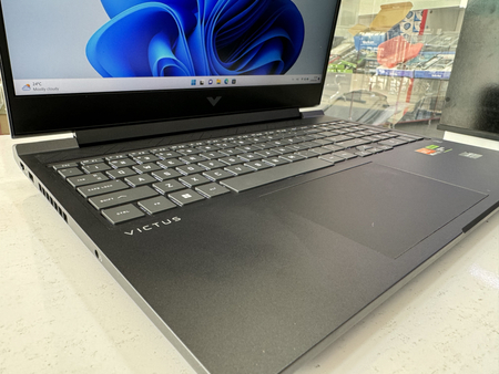 Hp victus ryzen 7 7840 (i7 13) kuchli qowimcha videokartalik