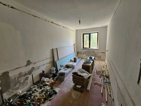 5 xonali 100m² 2-qavat uy sotiladi.