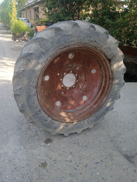 T28 traktori uchun balonlar