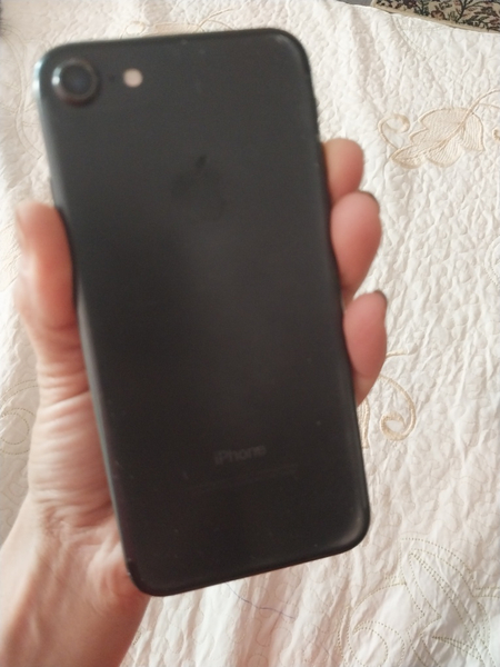 IPhone 7. Holati yaxshi Srochna sotiladi