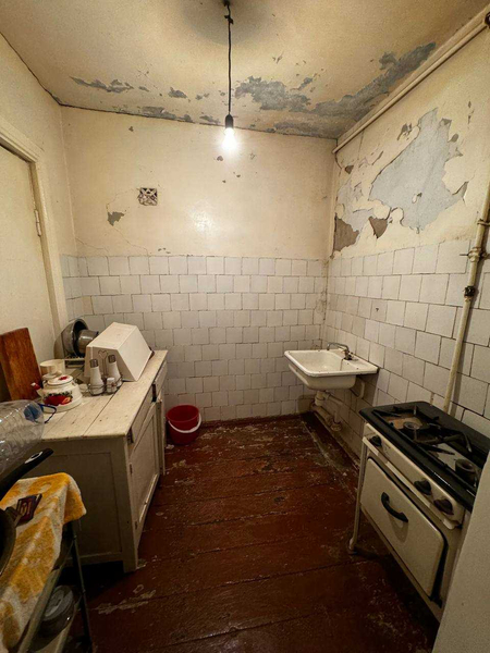 Продается 2 комнатная (Шота Руставели)