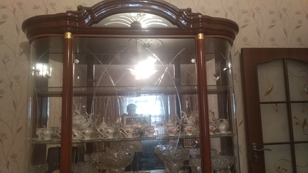 Сервант сотилади.