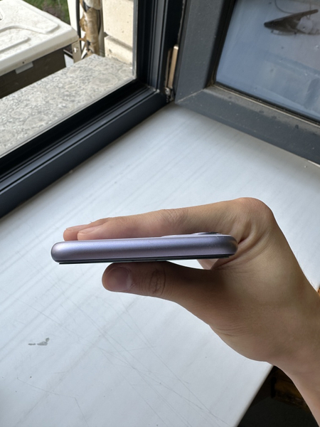 Iphone 11 holati zor usta kormagan karobkasi bor