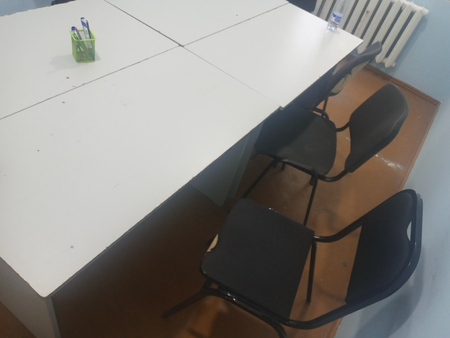 Ishlatilgan Parta va Stullar srochna sotiladi