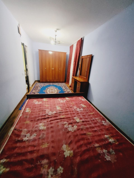 Chorni park orqasida 2 xona 250$