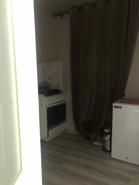 Продаётся квартира подключ 
Район - Яшнабадский
Ориентир - Лисунова-4,