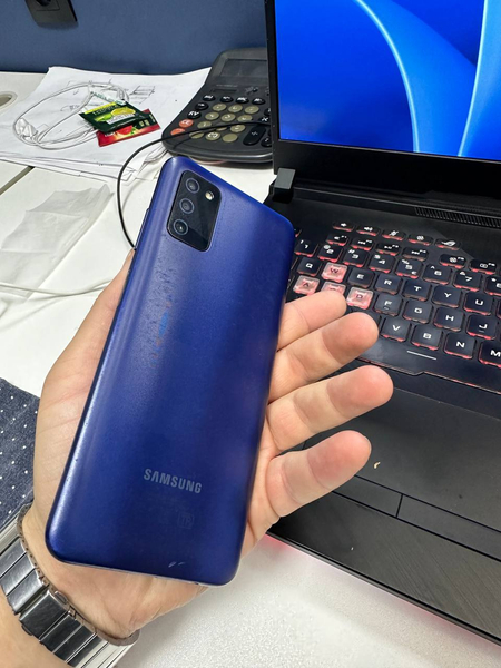 Samsung galaxy A 03 S     3/32  holati yaxshi
