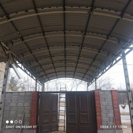 Katta xajimdagi binolar tomini naves molxonalar tayyorlab ornatib bera