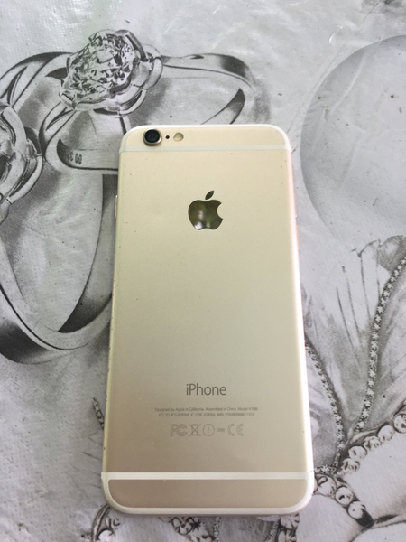 iphone 6.  yomkost 100