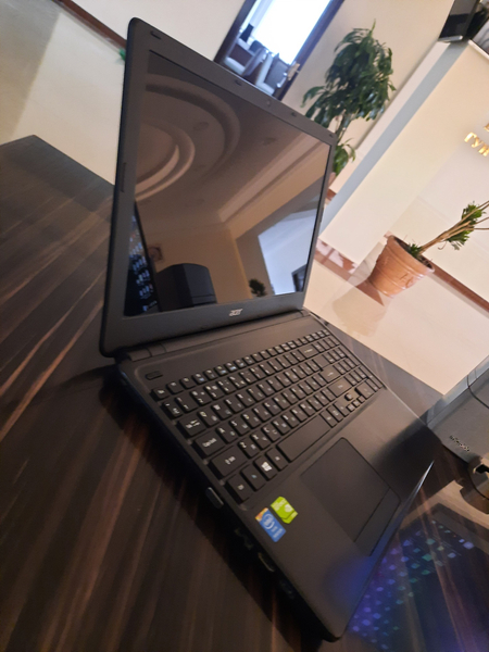 Acer noutbuk sotiladi