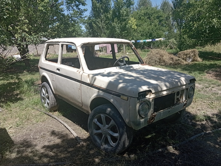 Продается нива год выпуска 1986г