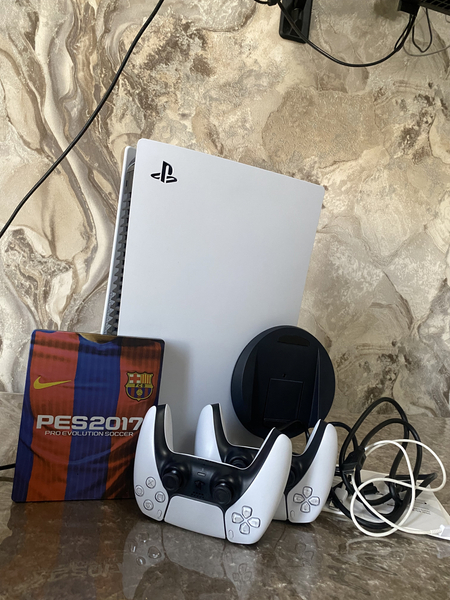 Play station 5 825GB