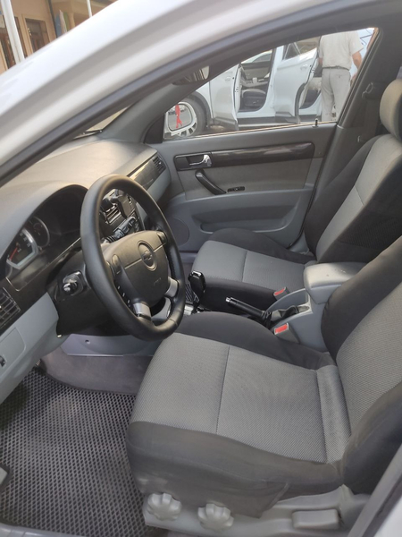 Lacetti 1.8 avtomat 3 pozitsia
