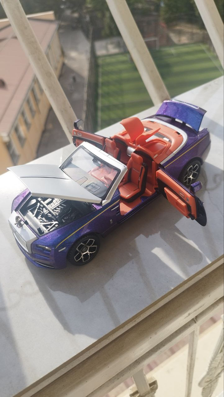 Metallic cars Rolls- Royce Dawn