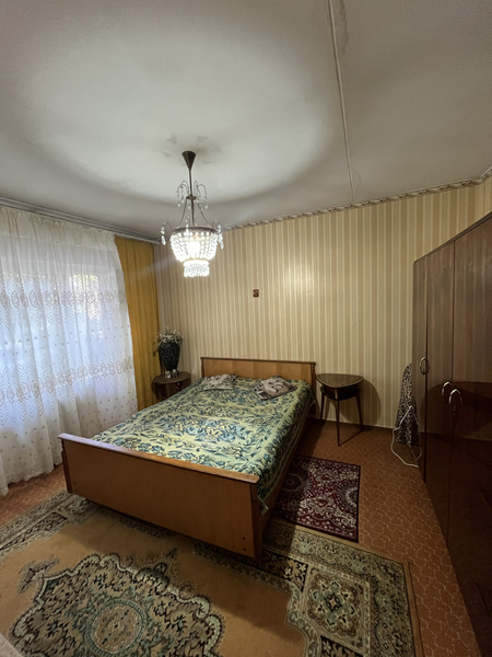 Новомосковская - улица Аккурган 77 серия продаю 2в3 комнатную