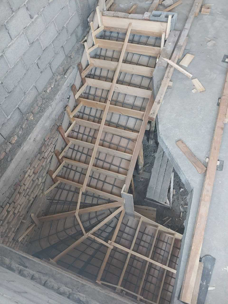 Beton zina va styashka xizmati vodiy boʻylab