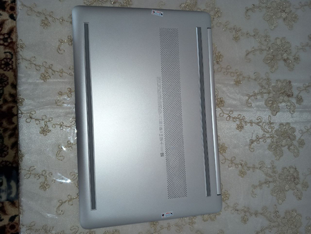 Notebook sotiladi i5  yangi srochno pul kerak.