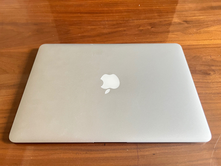 MacBook Air, первый хозяин