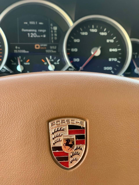 Срочно Porsche 4.8L Turbo 500H/P