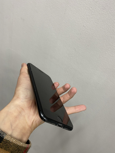 Iphone 7+ 32 gb qora rangda LLA