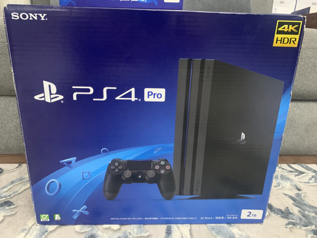 Playstation4 Pro 2TB 35 игр два джестика как на фото