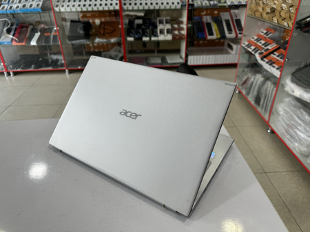 Acer core i7 1165G7 16/512 ideal holatda