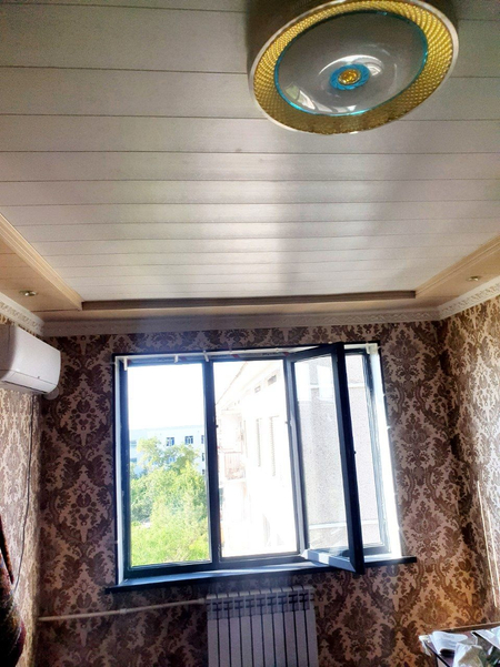 4 xonali kv sotiladi
